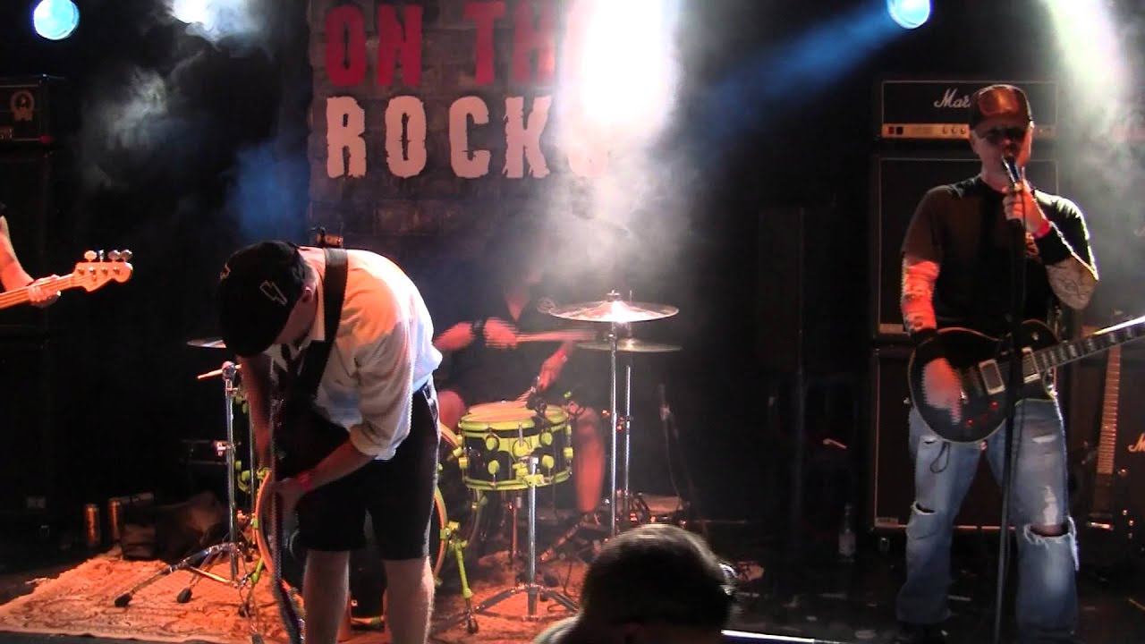 Riff Raff & Let There Be Rock - DDR - YouTube