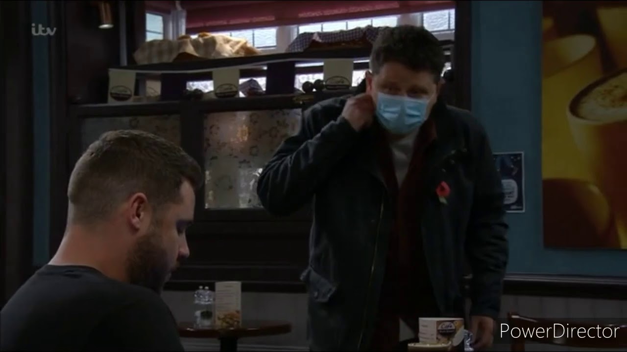 Emmerdale - Vinny Make A Risky Move (Aaron and Liv Scene) (10th ...