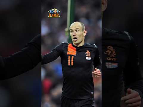 PES 13'ten farkı yok: Wembley'de İngiltere'yi yok eden Arjen Robben