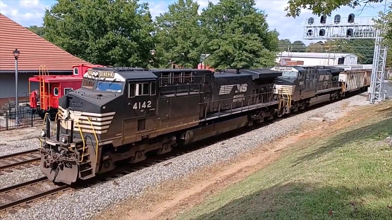 Counterpart Flippin! Dominant Force "C6M" Norfolk Southern #4142 led NS #153 & #154 - YouTube