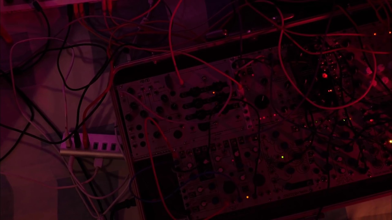 Techno Scene Videocast #1 - Dist - YouTube