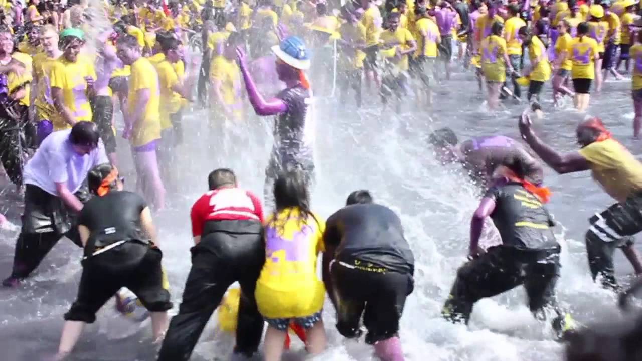 U of T Engineering Frosh Week 1T4 - YouTube