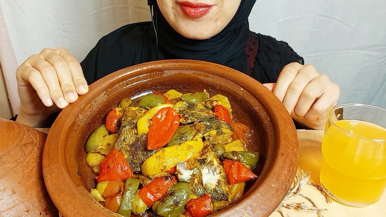 Fish and vegetable tagine Moroccan tagine طاجين بالحوت والخضروات - YouTube