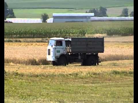 Claas Lexion 560, John Deere 9880i STS a John Deere 9660 WTS - YouTube