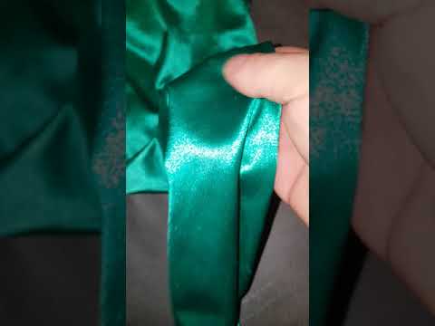 Satin leggings green