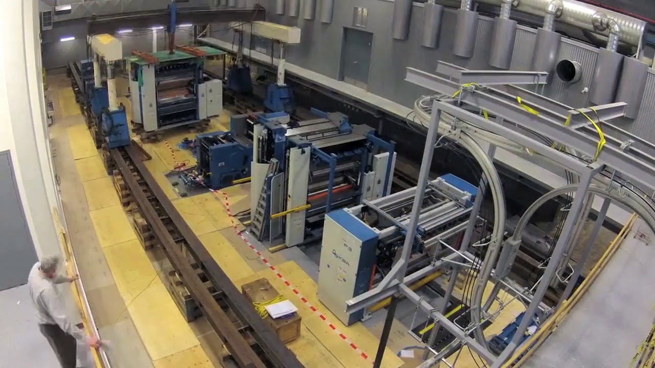 Multi-Format triple width newspaper press installation time lapse - YouTube