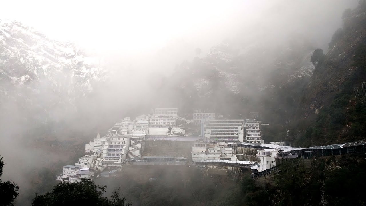 Heavy Snowfall in Vaishno Devi Latest jan 2018 Jai Mata Di - YouTube