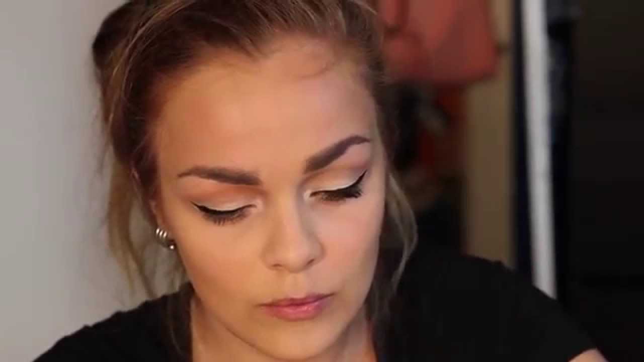 DAILY MAKEUP ROUTINE [KYLIE JENNER LIP] ♡ - YouTube