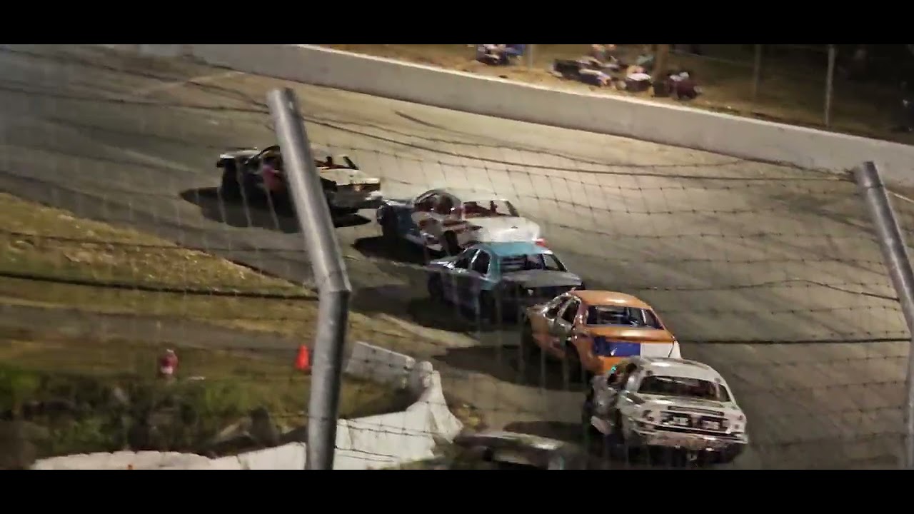 Crown Vic feature 9-21-24 Shadybowl Speedway Ryan Likens - YouTube