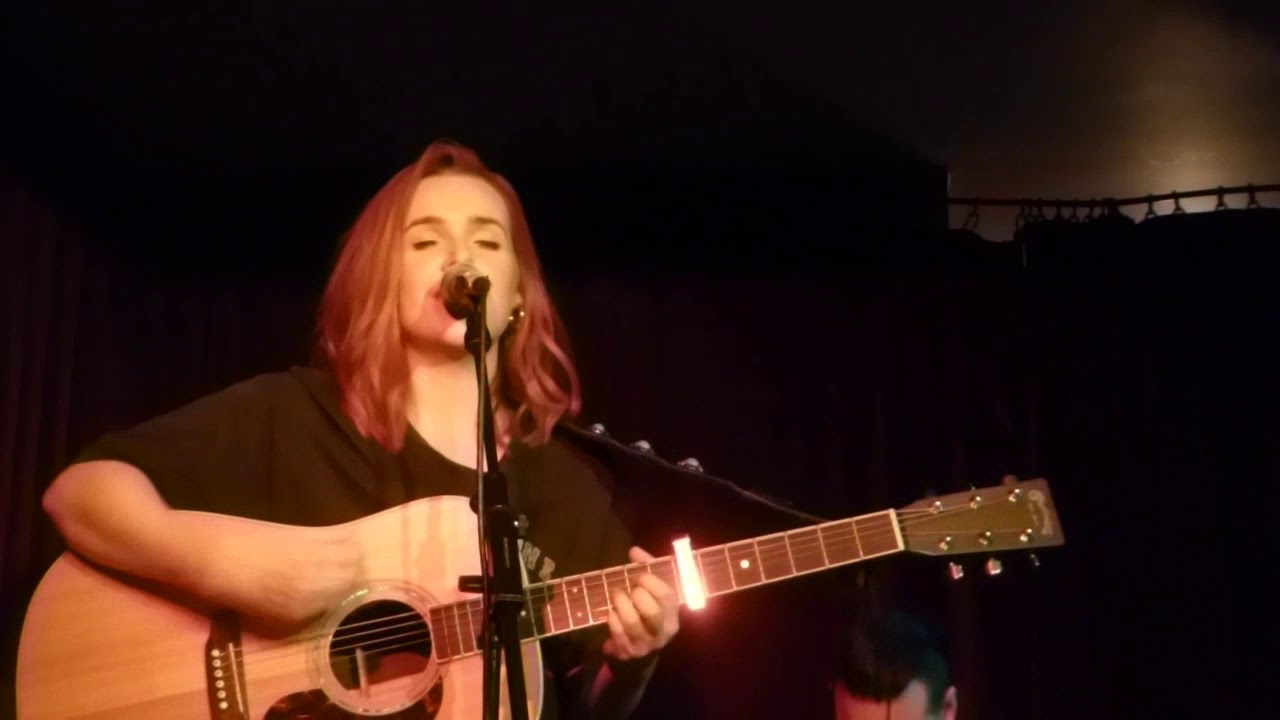 Laura Oakes - Rocket Man (Elton John Cover) (HD) - Green Note - 12.12. ...