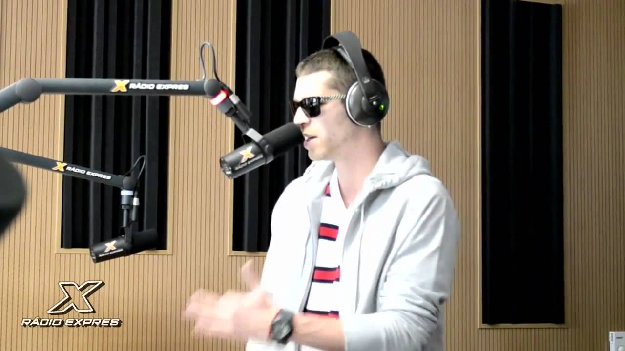 Majk Spirit - Všetky oči na mne (LIVE Rádio Expres) - YouTube