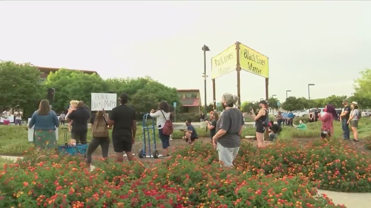 KSEE 24 News at Peaceful protest Fresno - YouTube