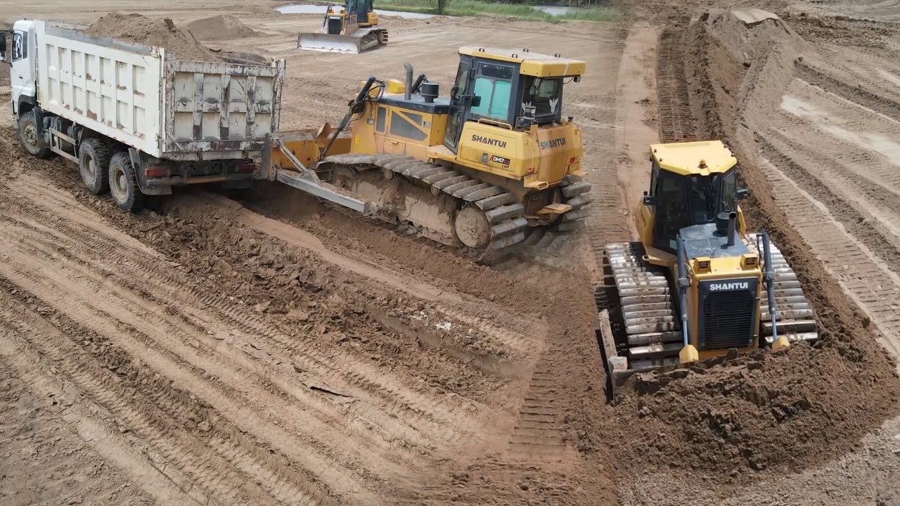 Super SHANTUI Bulldozer pulling sand operation | Machine Kh - YouTube