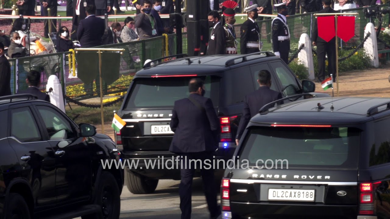 Prime Minister Narendra Modi arrives in Range Rover convoy for 72nd ...