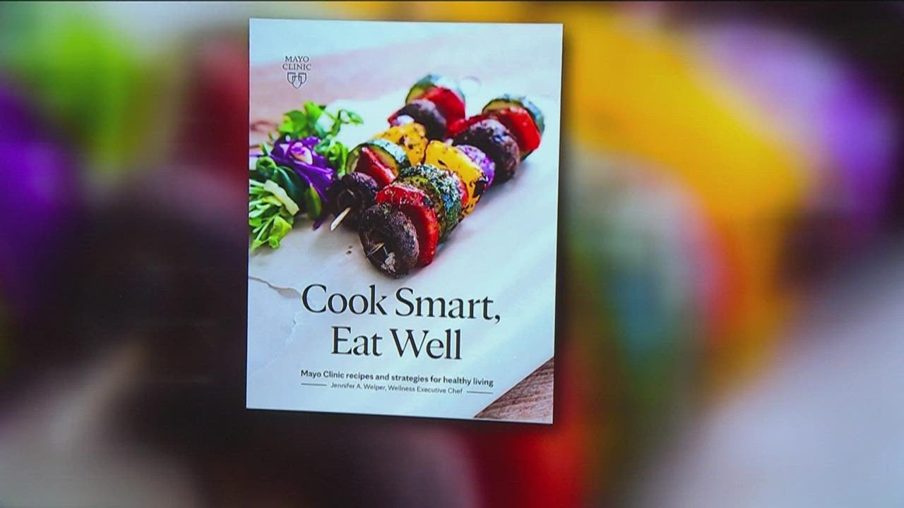 Healthy cooking from new book, 'Cook Smart, Eat Well' - YouTube