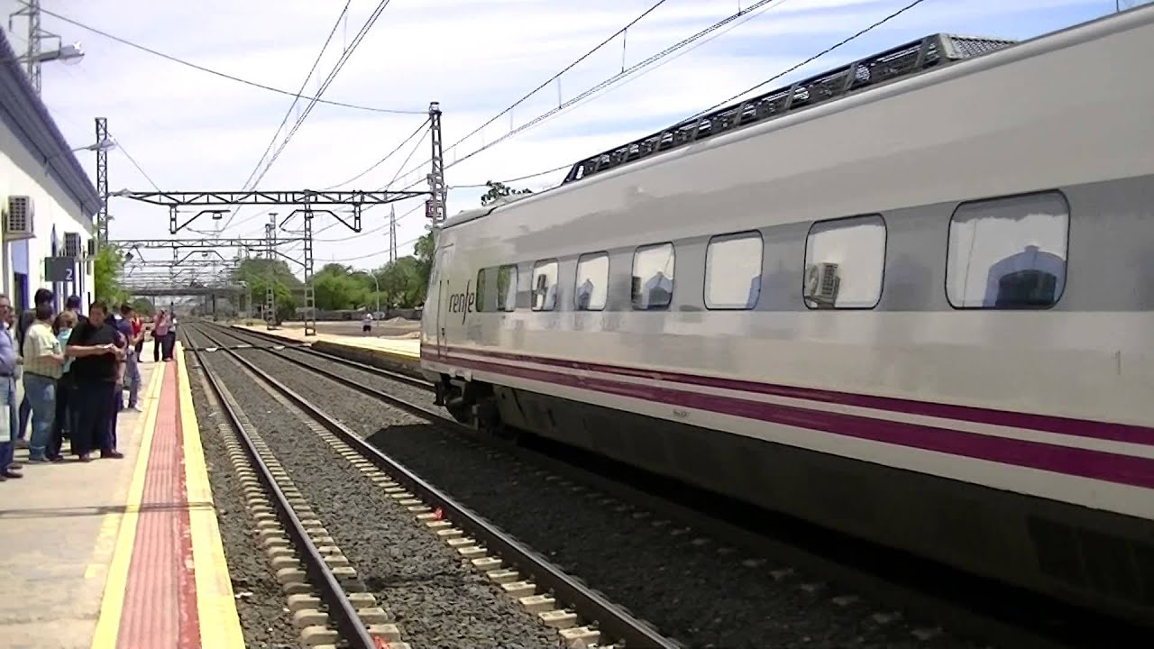 Renfe 490 llegando a Manzanares - YouTube