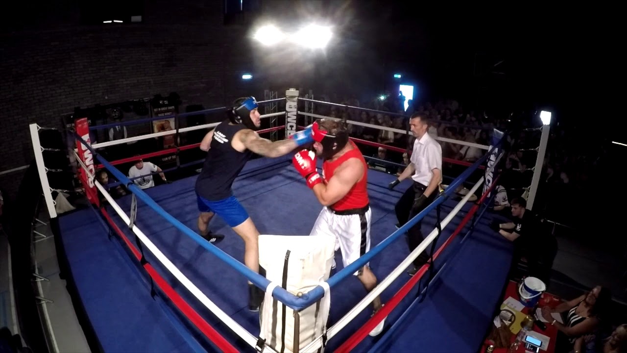 Dundee | Ultra White Collar Boxing | Darren Ingram VS Jamie Forbes ...