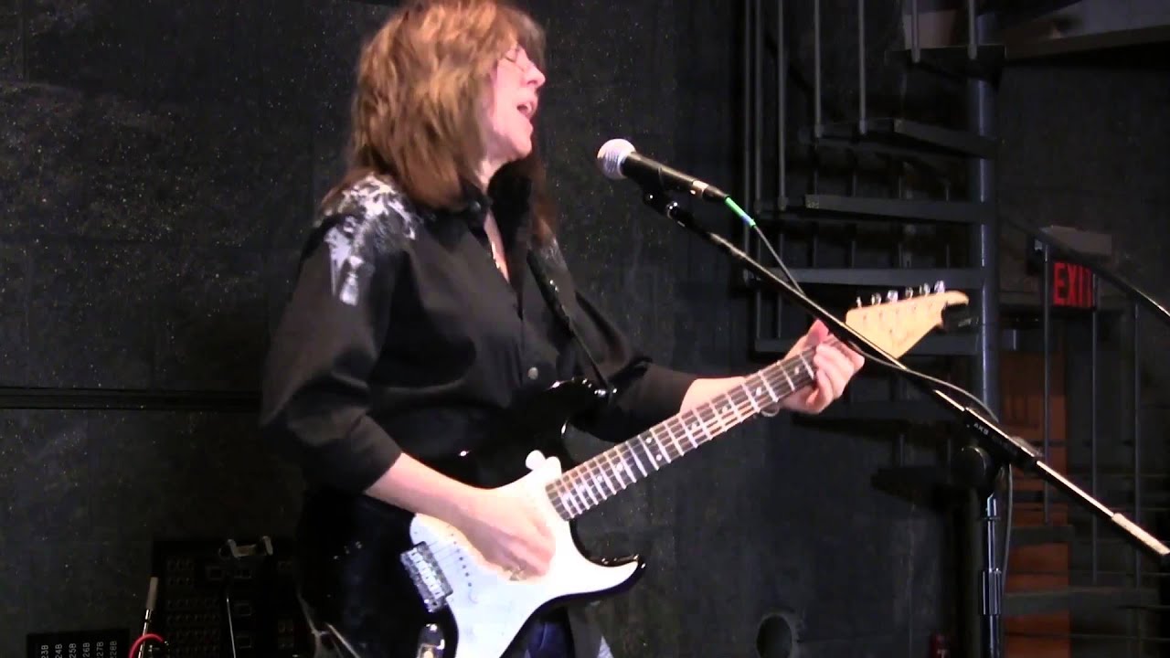 Kelly Richey Solo Performance of Rising Sun at Emory Hall University of ...