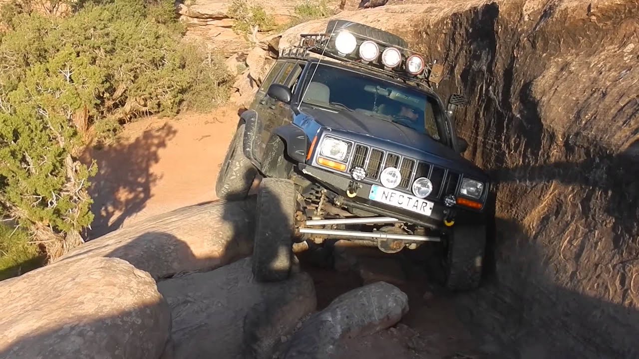 Moab - Rusty Nail trail (in reverse) - "No Left Turn" obstacle. - YouTube