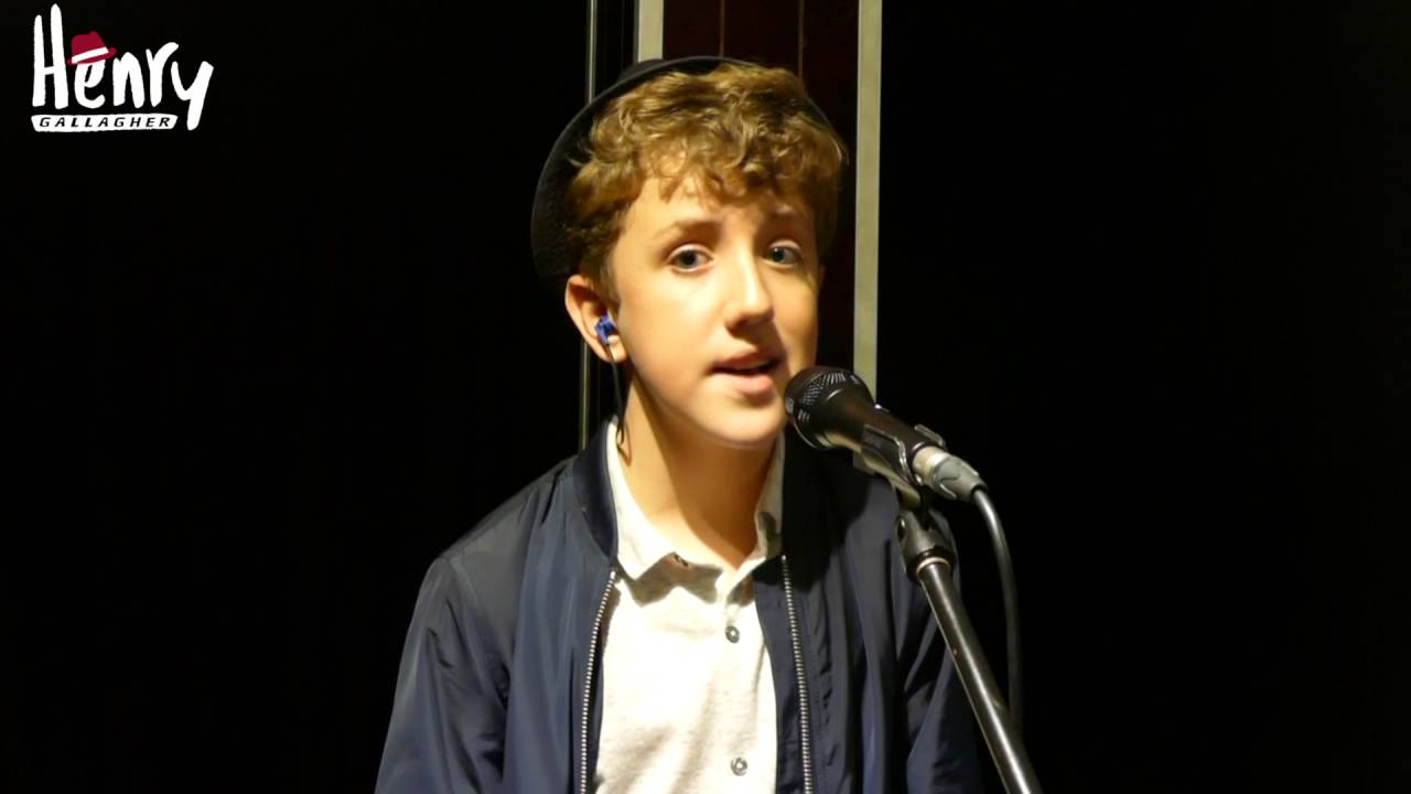 Video Dancing On My Own - Calum Scott (Henry Gallagher Cover) @ kids'music