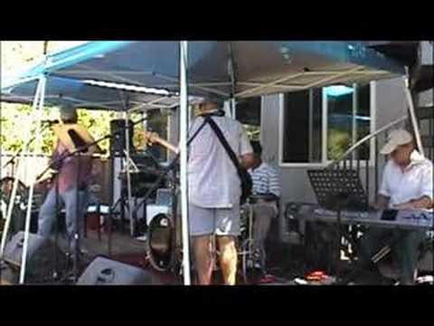 Analog Zombies - Hideaway - YouTube