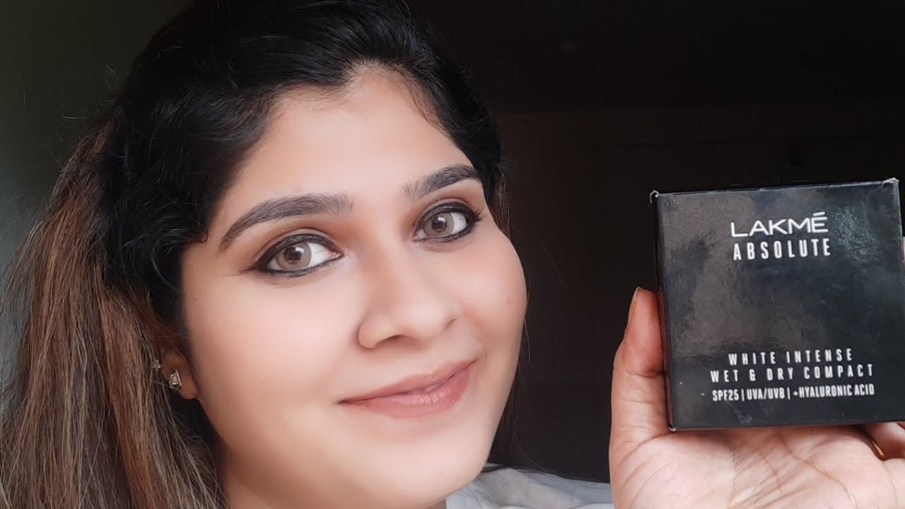 Lakme Absolute Wet and Dry Compact || Lakme's Underrated Product ...