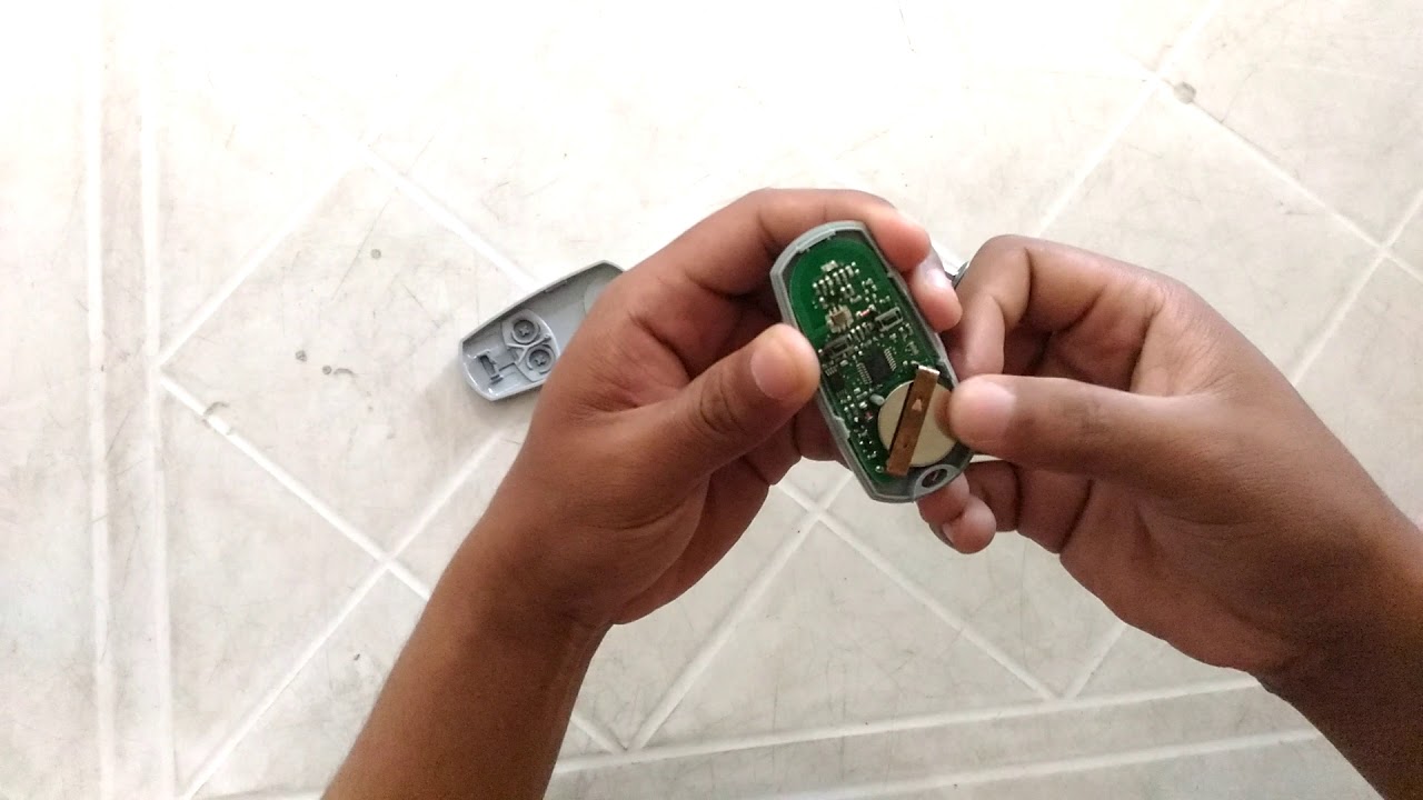 Changing Battery of CAME Remote Control - YouTube