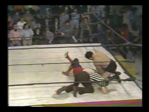 Bull Curry squash (1976) - YouTube