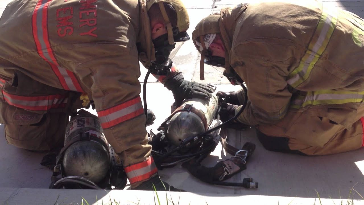 The FireFighter-Fit Buddy Breathing Cylinder Switchover - YouTube