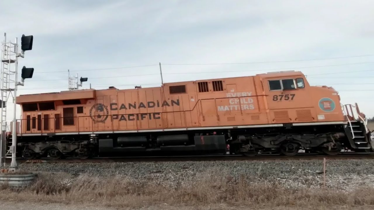 @ Baxter CP TRIBUTE 8757 +BNSF 6253 CP 8532 Dec 5 2022 - YouTube