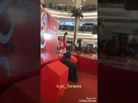 Penampilan Prilly Latuconsina di emporiumpluitmall