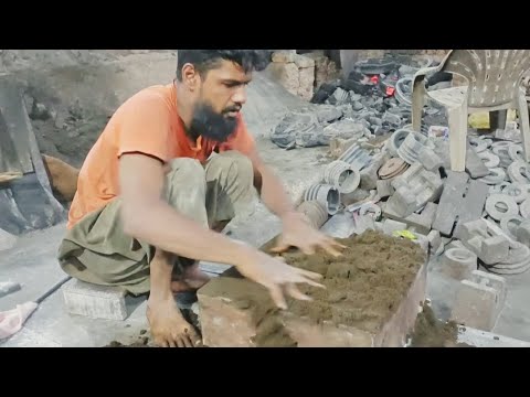 Heavy Metal Casting using sand mold - YouTube