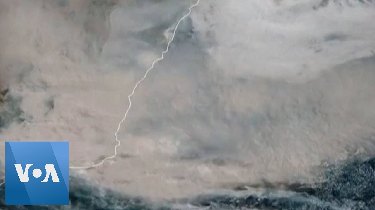 Smoke from Australian Bush Fires Visible from Space - YouTube