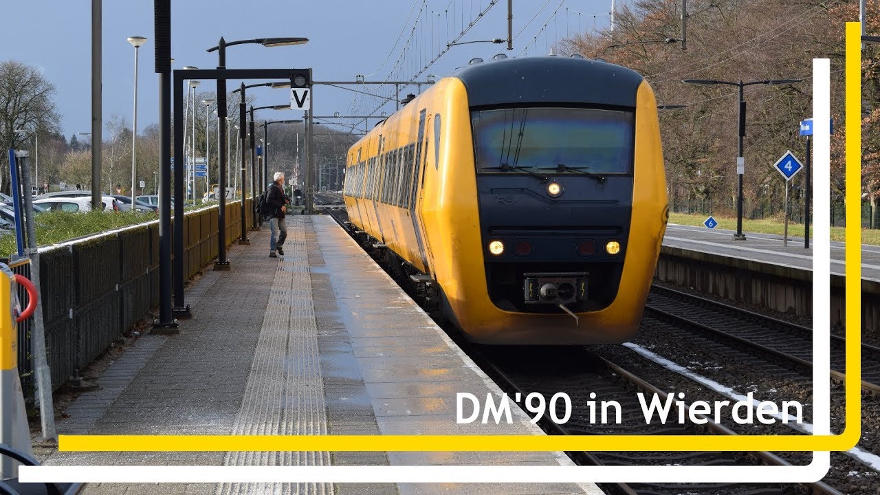Losse DM'90 komt aan op station Wierden - YouTube