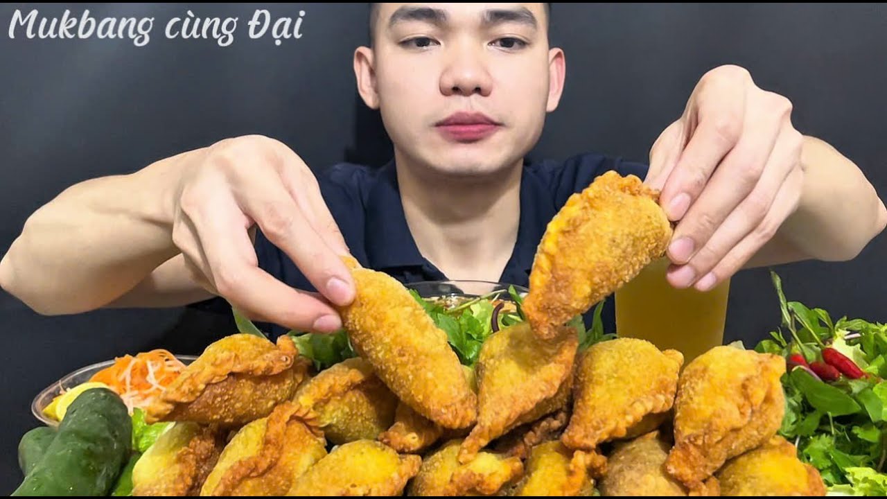 MUKBANG WITH DAI | Ngon Nhức Nhối Với Bánh Gối Thơm Ngon Ròn Rụm ...