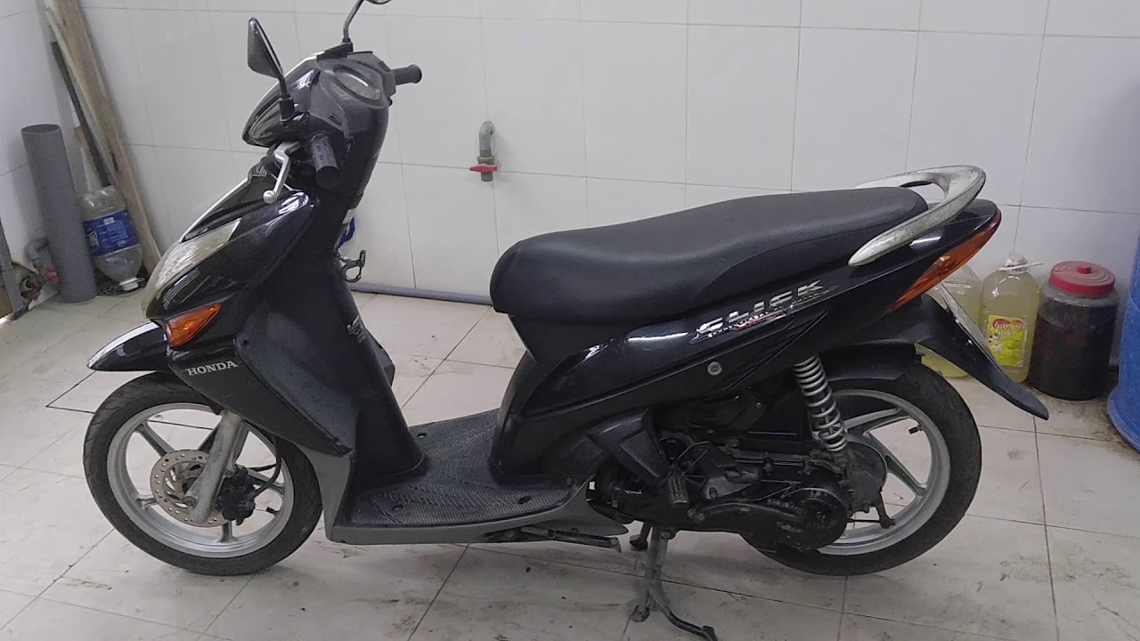 Honda Click Việt Nam 2007 sau 11 năm sử dụng. Chiếc xe bị lãng quên ...