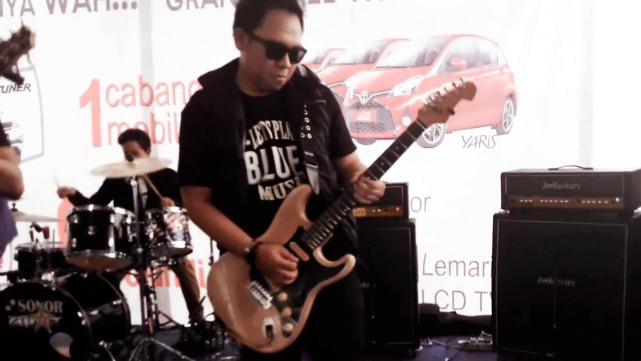 ZIDAN Band Feat Zacky Kapten Live - I Miss u but I Heat U - YouTube