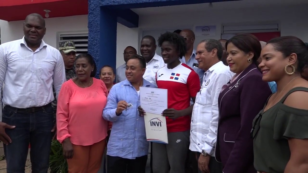 Entrega casa recién construida a Fiordaliza Cofil en Guaymate. - YouTube