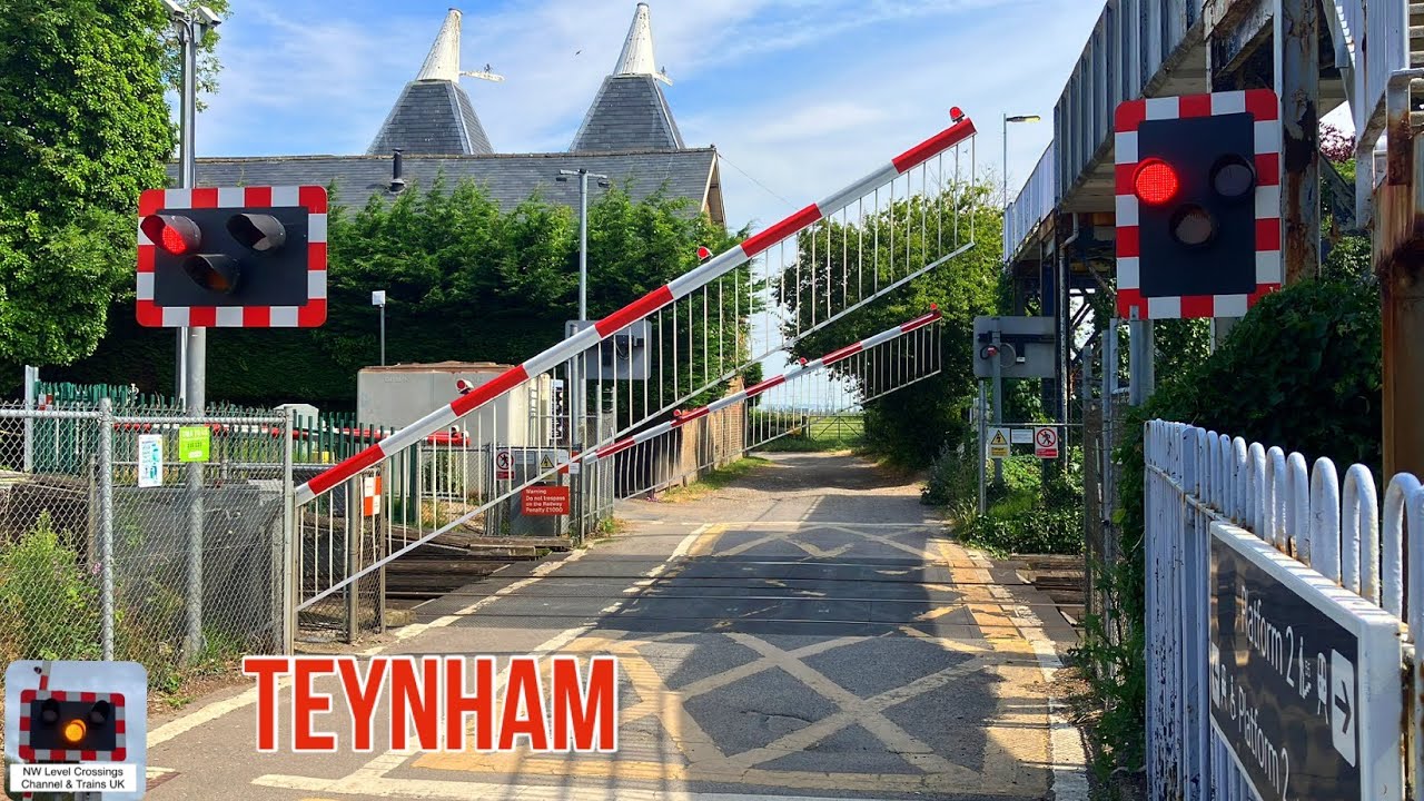 Consecutive Closure at Teynham Level Crossing, Kent - YouTube