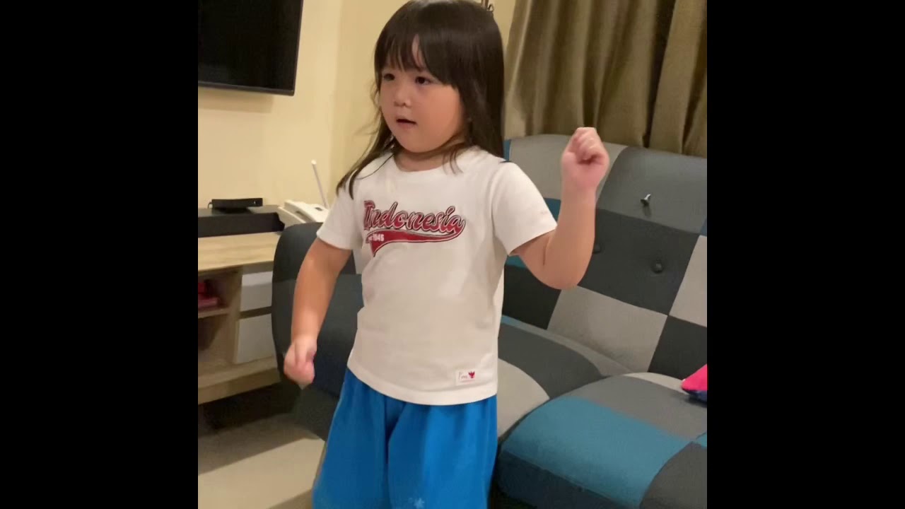 Body boogie dance (music & movement homework) - YouTube