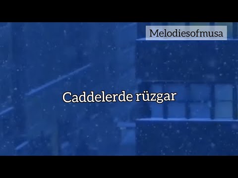 Caddelerde Rüzgar Cover | Madinazm