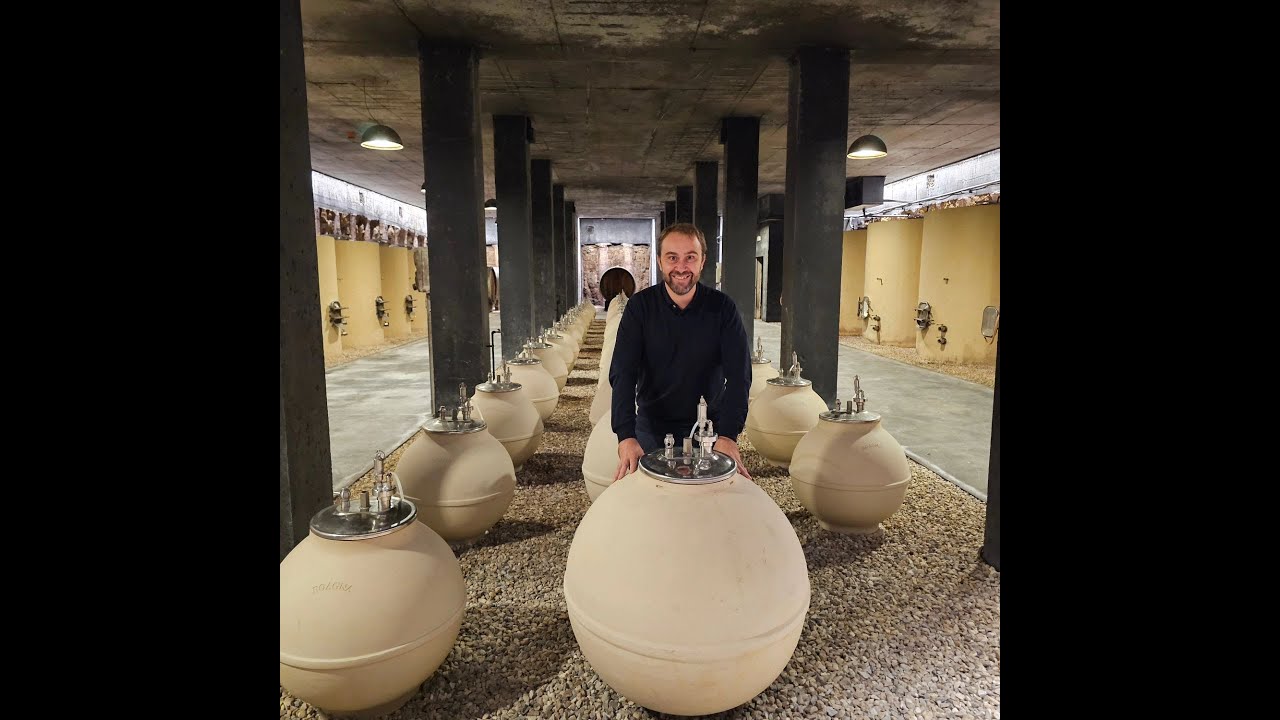 Luca Roagna on his vecchie viti Barolo and Barbaresco - YouTube