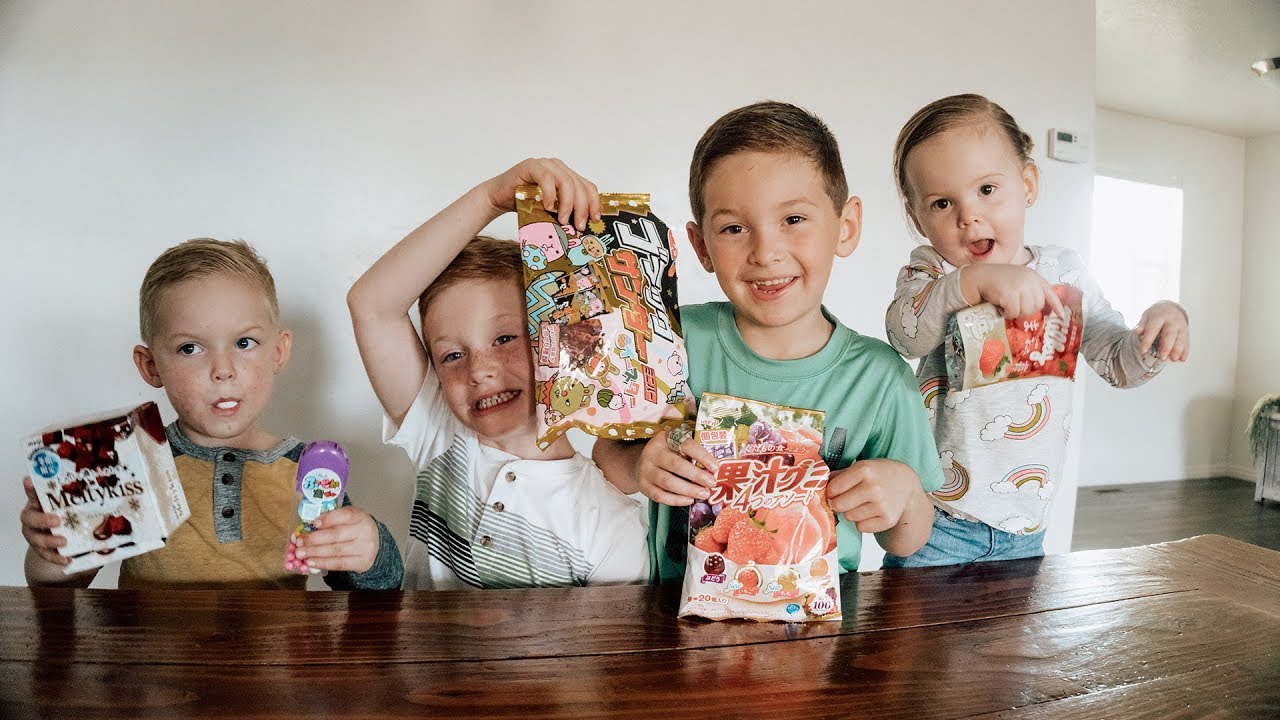 American Kids Try Japanese Candy For The First Time | Taste Test - YouTube