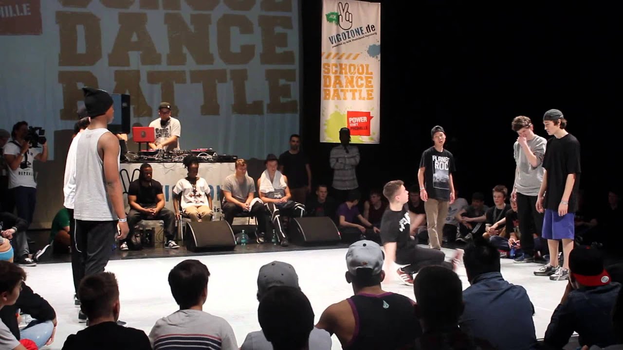 School Dance Battle 2013 / 3 Vs. 3 Battle - YouTube