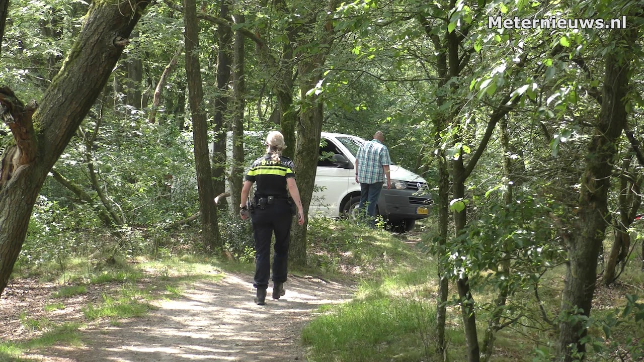 Levensloos lichaam in Zeegse aangetroffen - YouTube