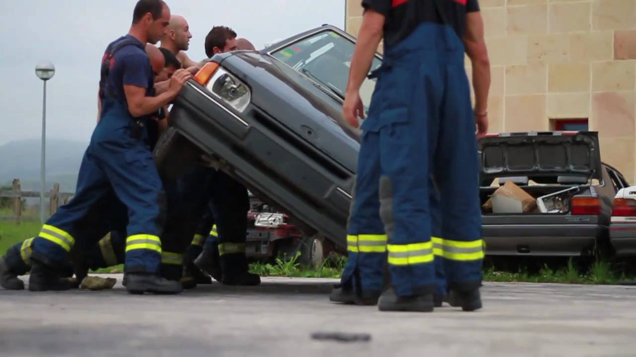 Calendario de Bomberos 112 Cantabria 2011 (HD) www.mariosetien.com ...