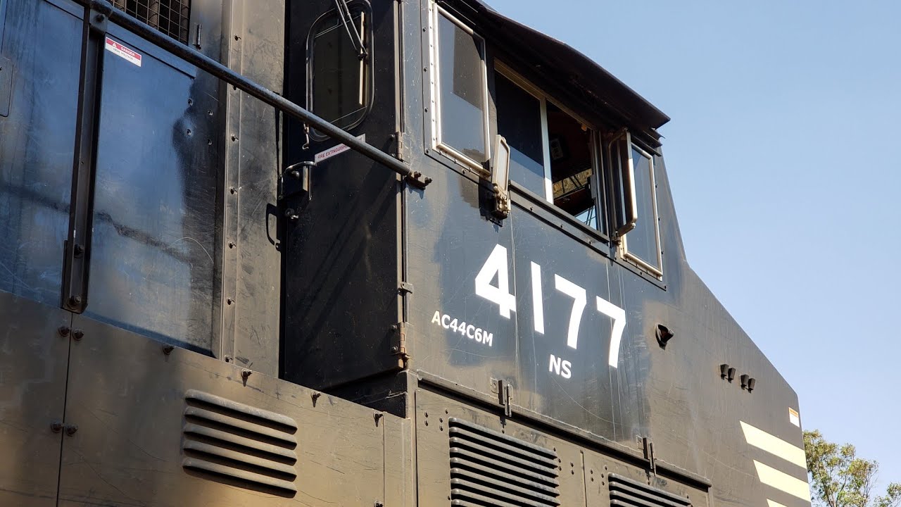 ¡NS #4177 en México! | Maquinas Solas Detenidas (Close-up View) - YouTube