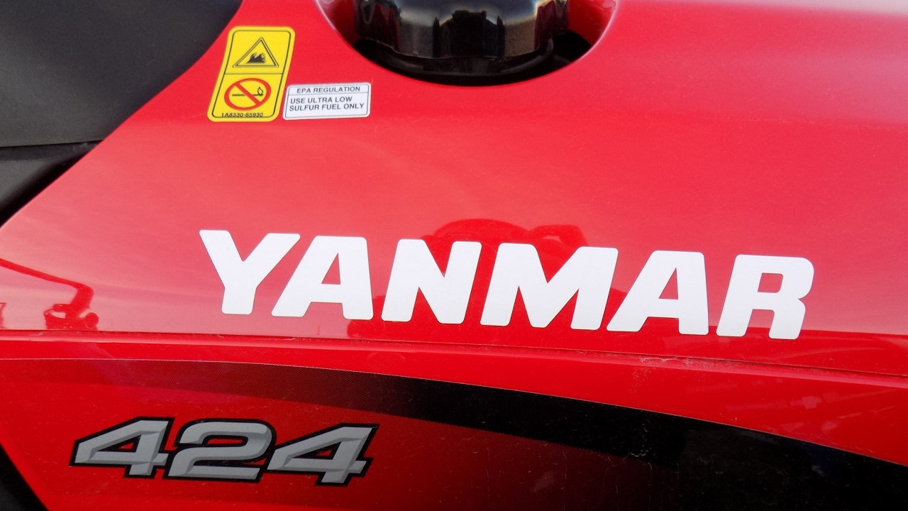 Yanmar 424 Tractor - YouTube
