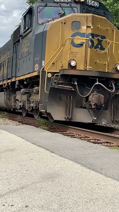 CSX SD70AC Leads Autorack Train Thru Harpers Ferry WV! - YouTube