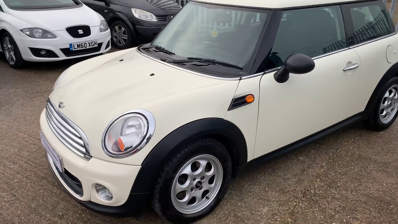 Mini hatch pearl White - YouTube